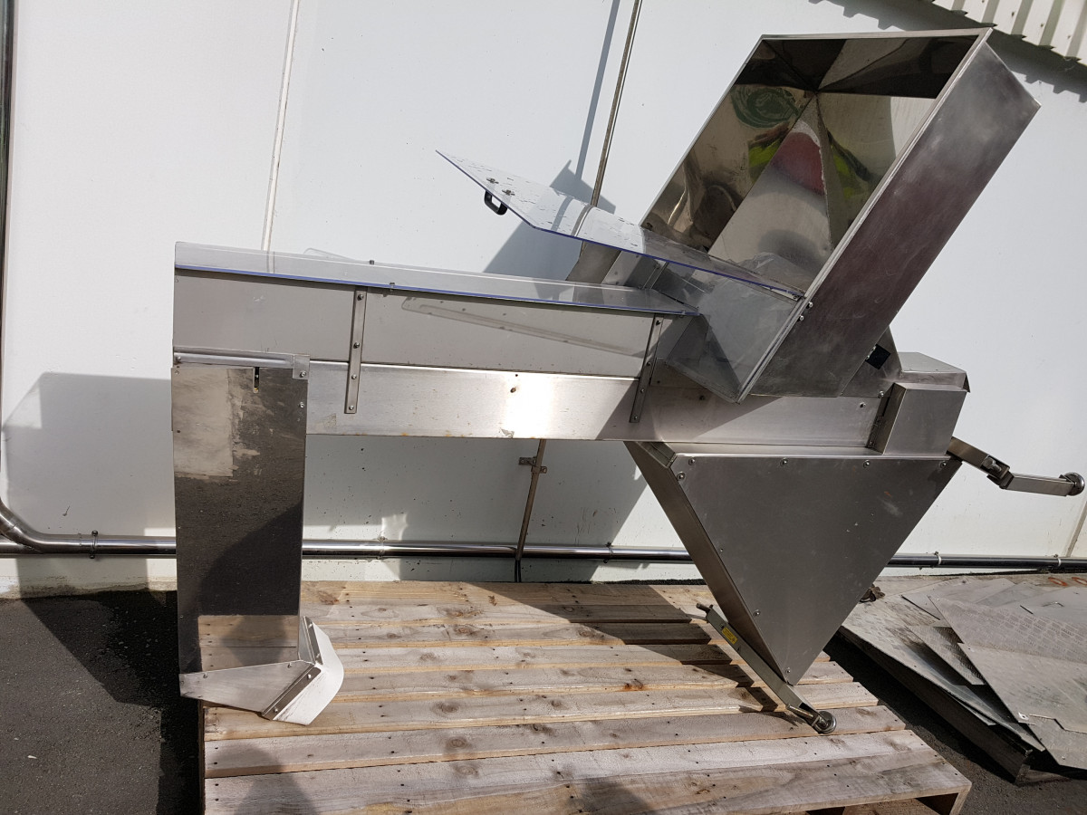 Proquip Solutions | Conveyor with hopper